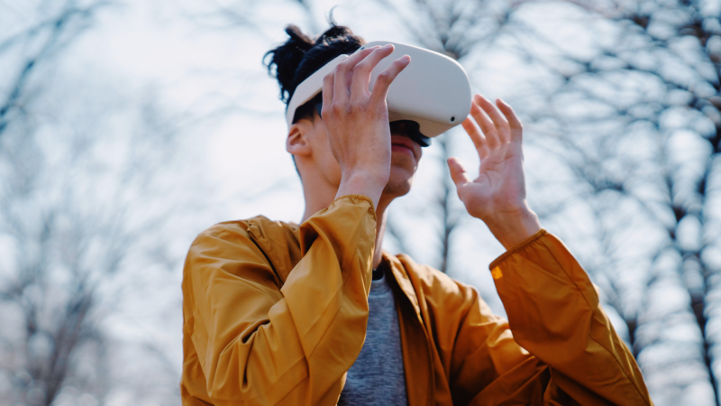 VR Headsets Sales Are Way, Way Down - The Daily Upside